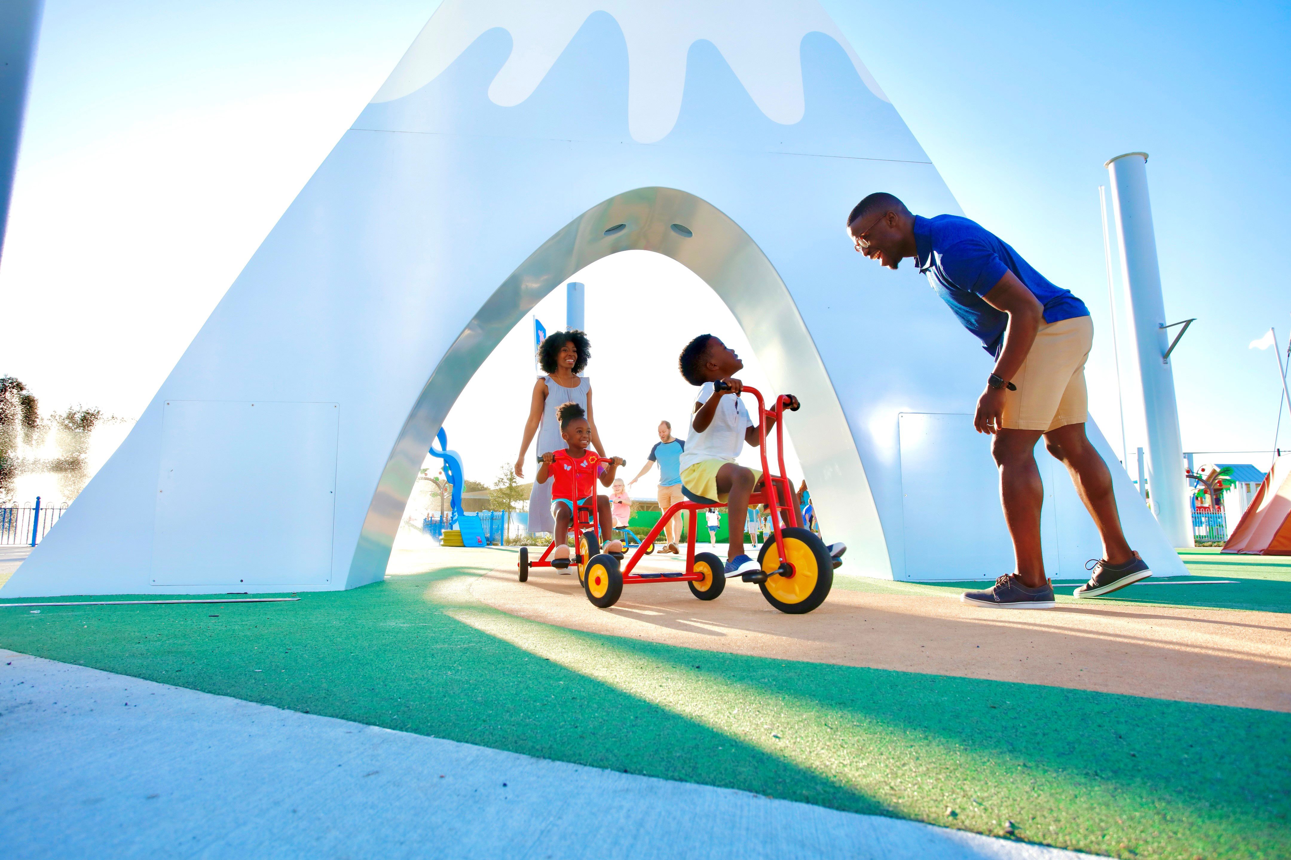 Bike Tour & George's Tricycle Trail | PEPPA PIG Theme Park Dallas-Fort ...